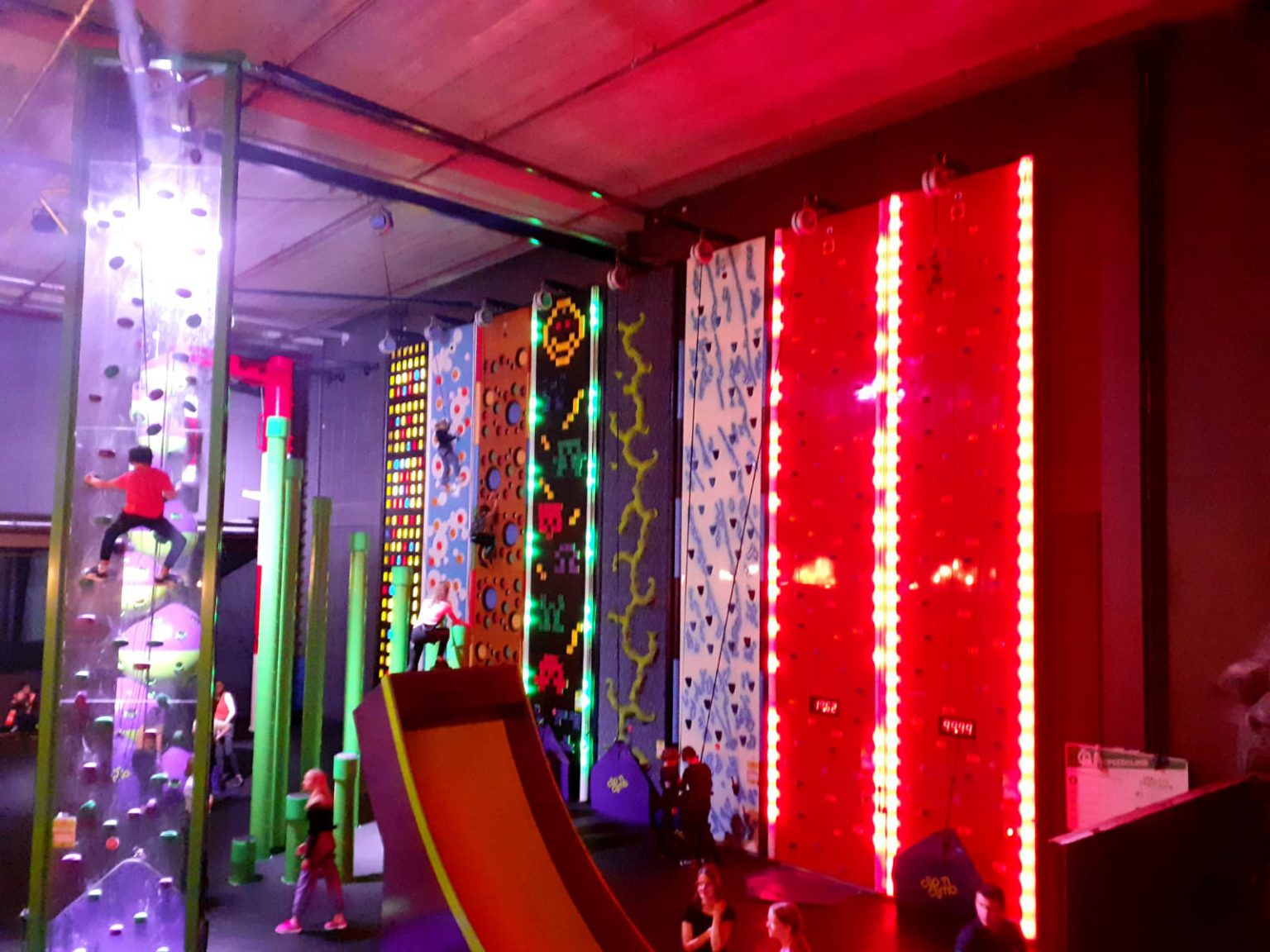 Play in Utrecht, een speelparadijs en binnenspeeltuin kom spelen!