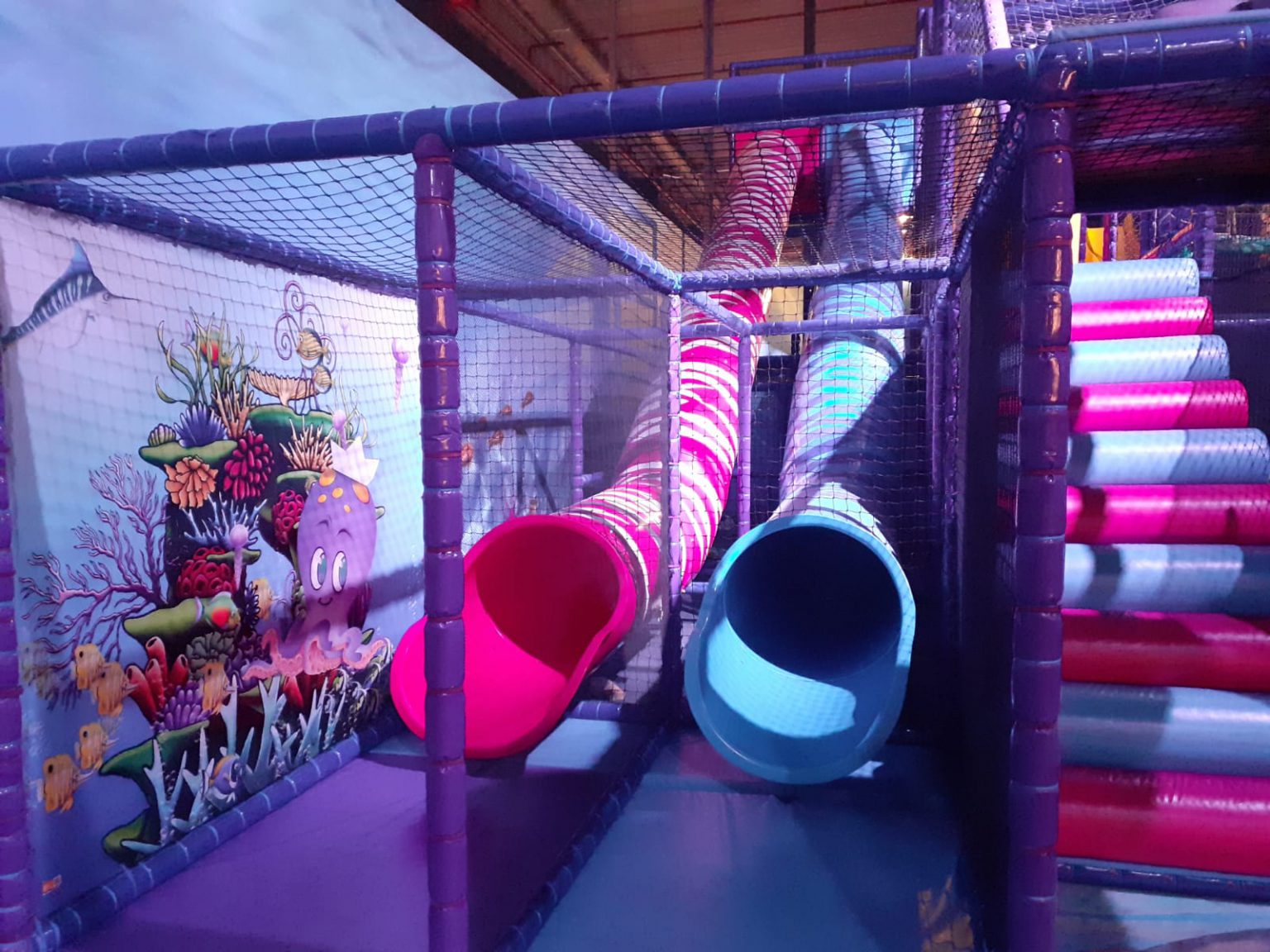 Play in Utrecht, een speelparadijs en binnenspeeltuin kom spelen!