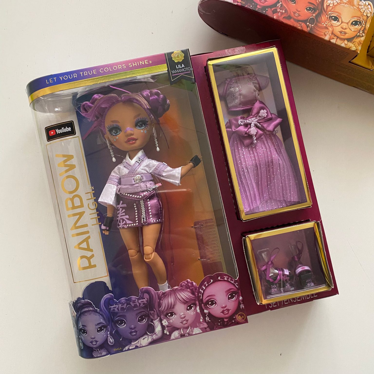 Rainbow High serie 4 poppen recensie bij MamaScrapelle