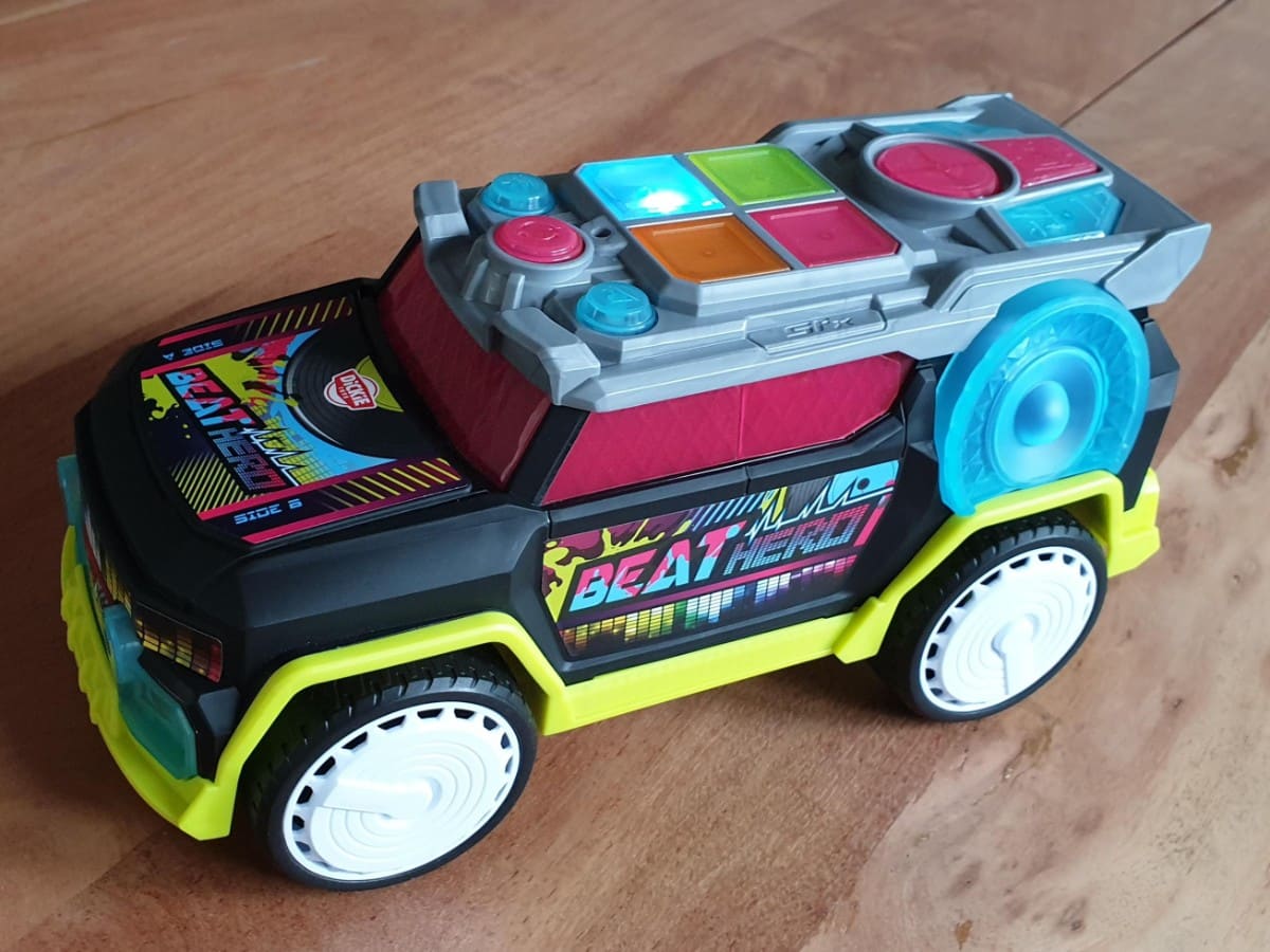 Beat Hero-auto, een speelgoedauto voor elke jonge DJ-held - MamaScrapelle