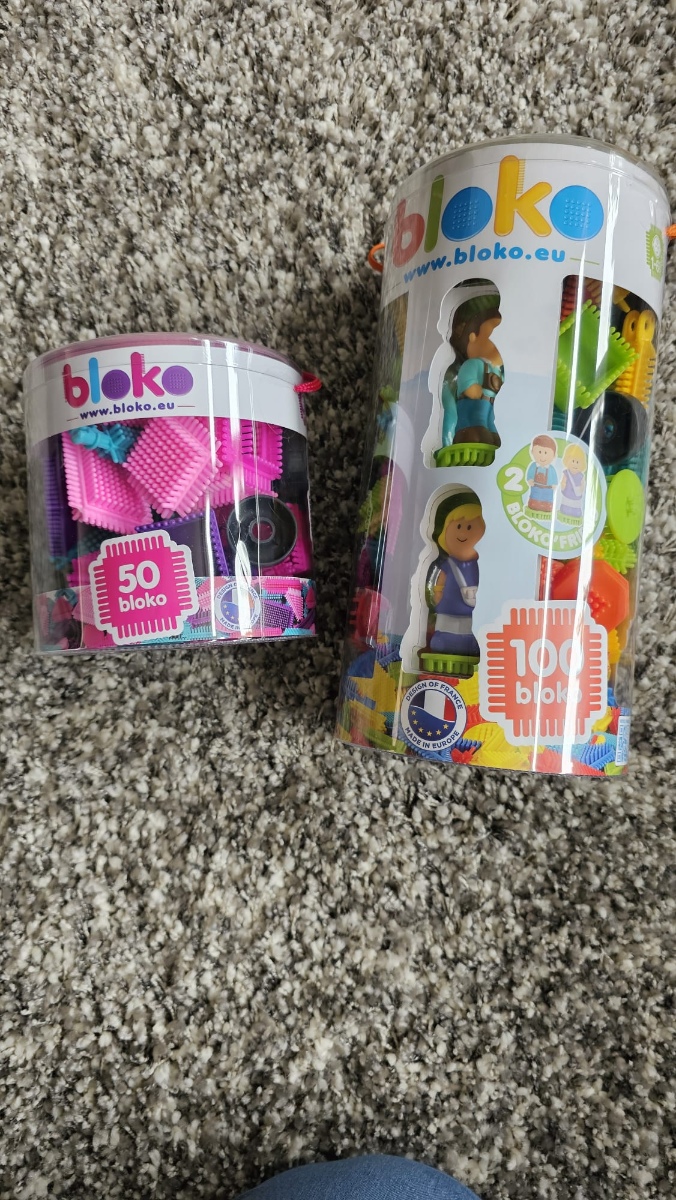 Kleurrijk constructiespeelgoed van het merk Bloko - Nopper - MamaScrapelle