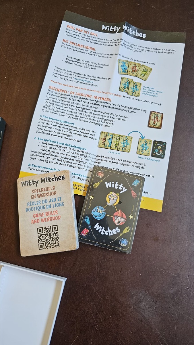 Witty Witches een leuk kaartspel met magische kaarten - MamaScrapelle