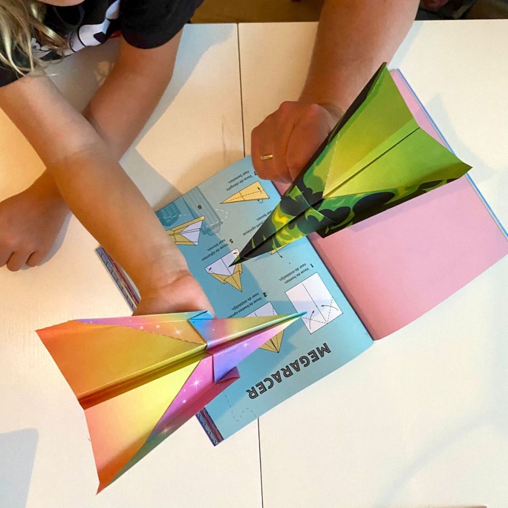 Papieren vliegtuigjes vouwen | Boek vouwtechnieken en papier ...