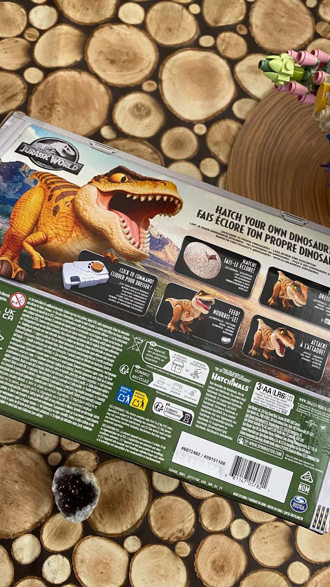Jurassic World Primal Hatch review @ MamScrapelle