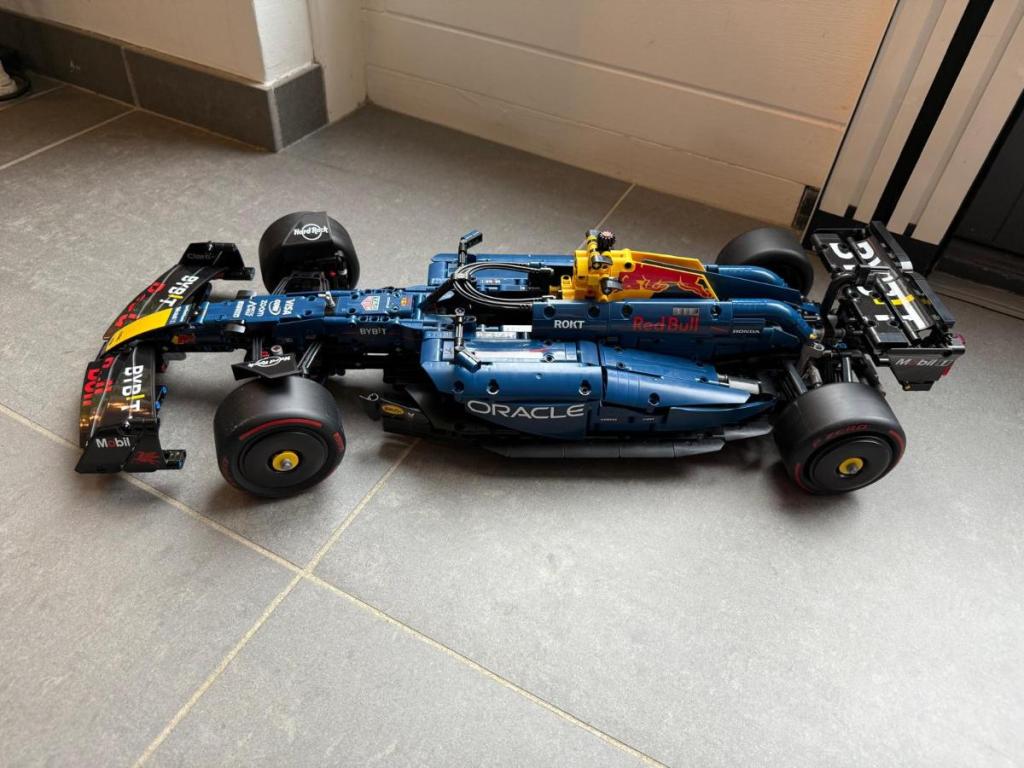LEGO Technic Red Bull Racing RB20 F1 auto - een meesterwerk ...